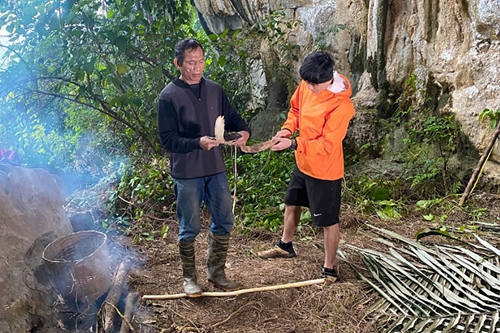 Tour discovers culture of Ruc ethnic minority group in Quang Binh